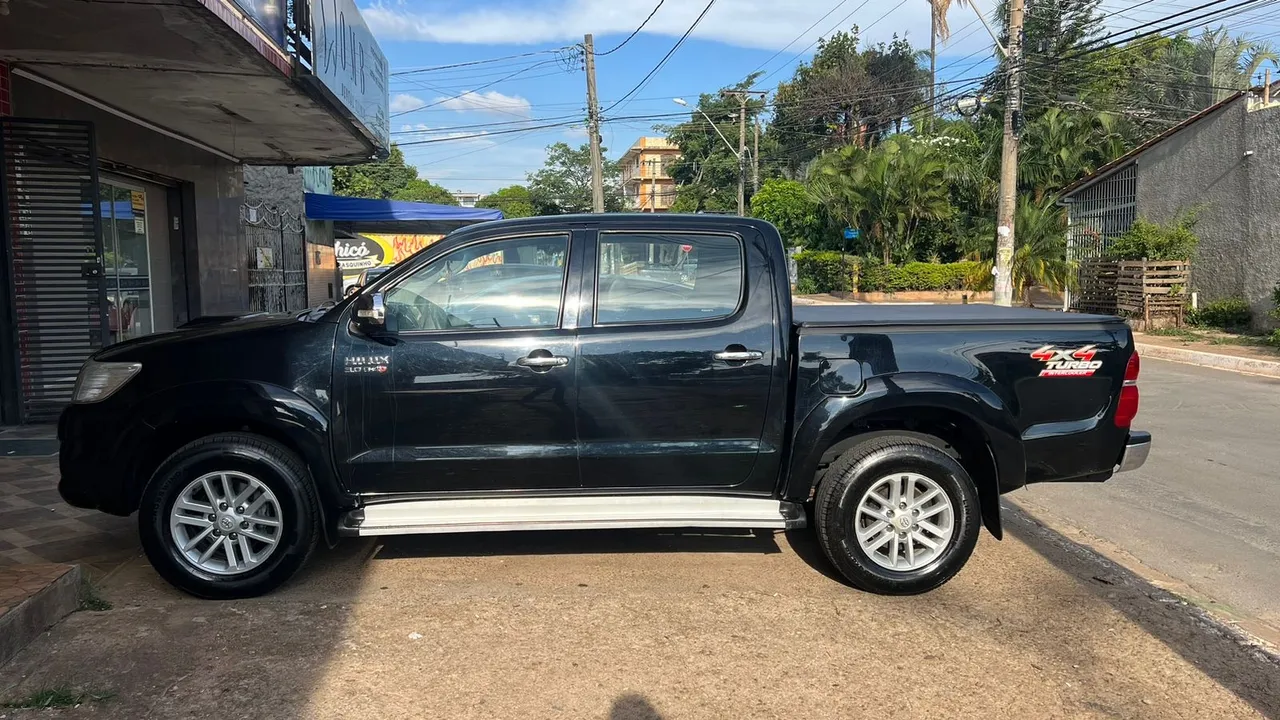 TOYOTA HILUX 2015 Usados e Novos