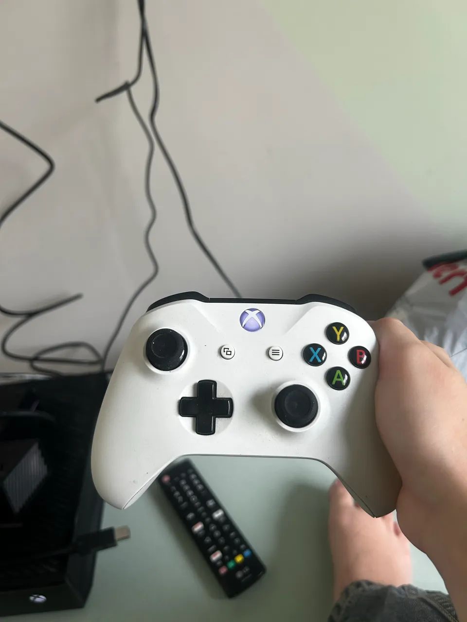 Xbox One 500GB + 2 Controles + Kinect + jogo THE SIMS 4 - Consoles de ...