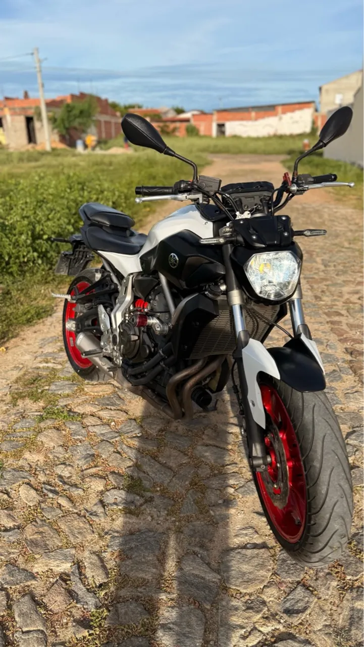 Motos YAMAHA MT-07/MT-07 2016 no Brasil