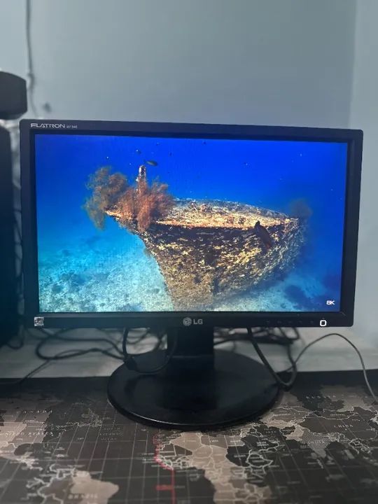 Monitor LG widescreen LCD 19 polegadas horizonal e vertical VGA e DVI ...
