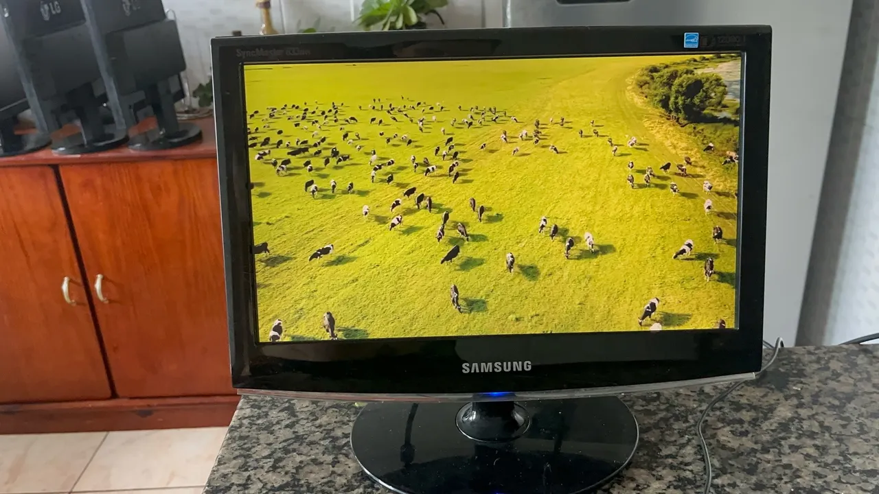 "monitor 49 polegadas" no Brasil