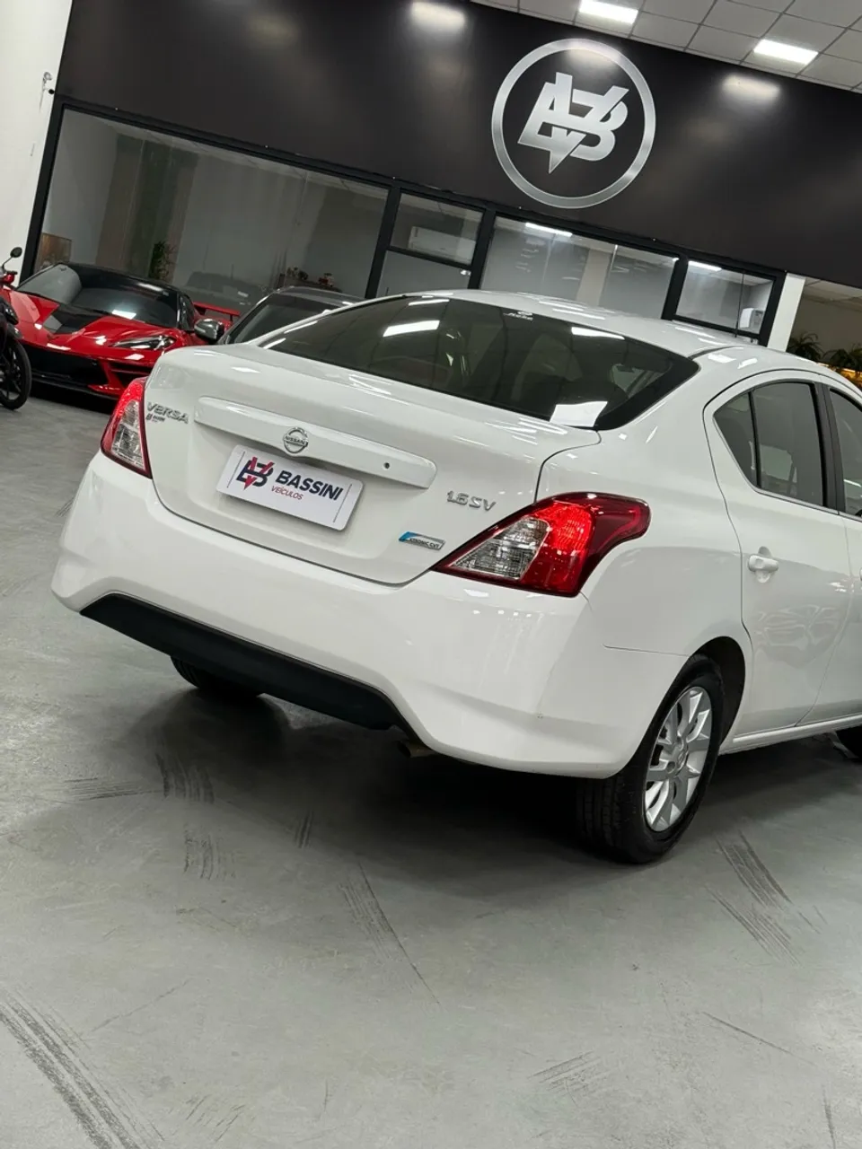 NISSAN VERSA 2017 Usados e Novos