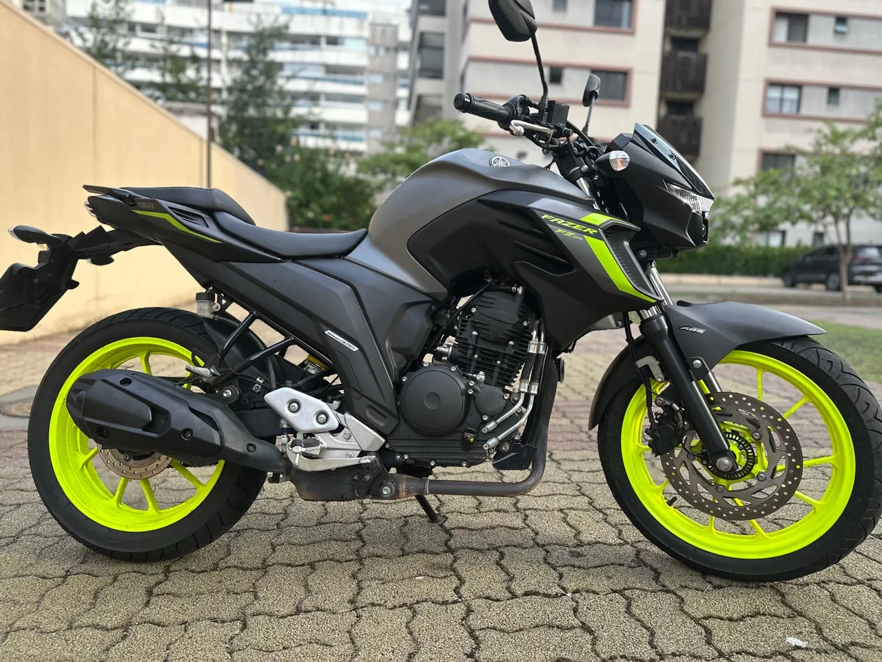 Motos YAMAHA FZ25 2024 no Brasil