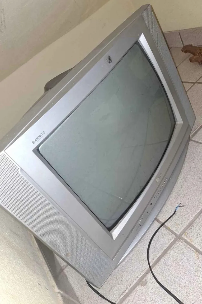 "tv de tubo" - TVs no Brasil