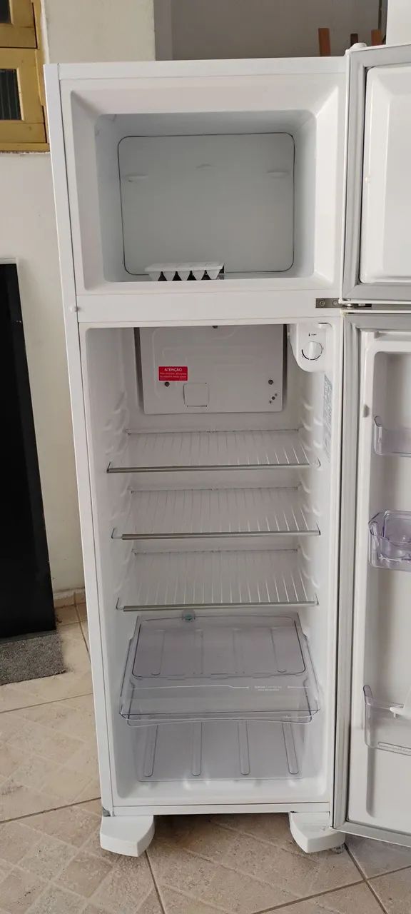 Refrigerador Electrolux Cycle Defrost DC35A - Geladeiras e Freezers ...