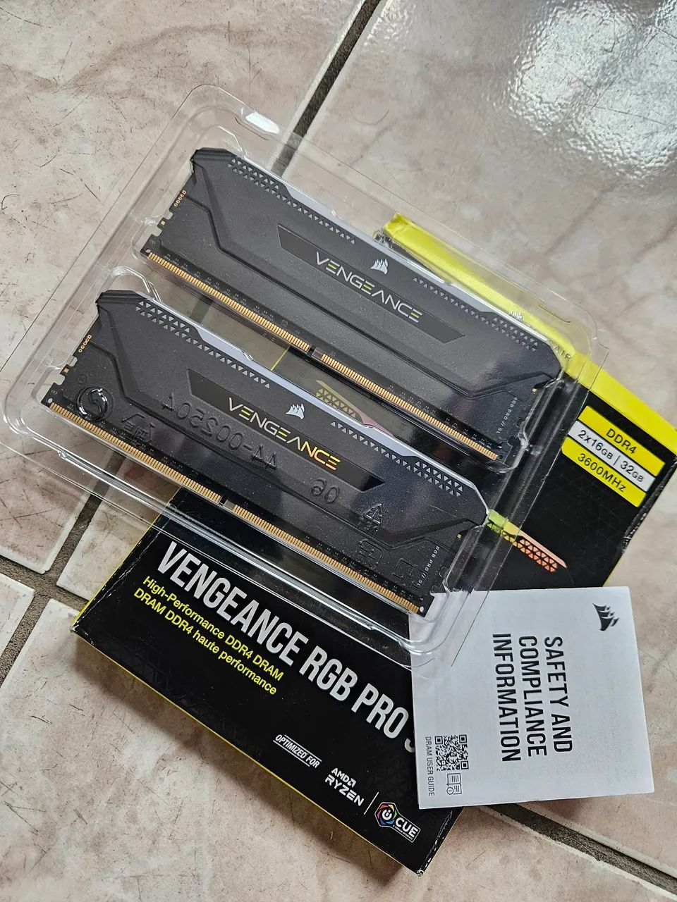 Memória Ram 2X16 Corsair RGB Pro 32GB 3600MHz + Asus TUF B550M-Plus ...