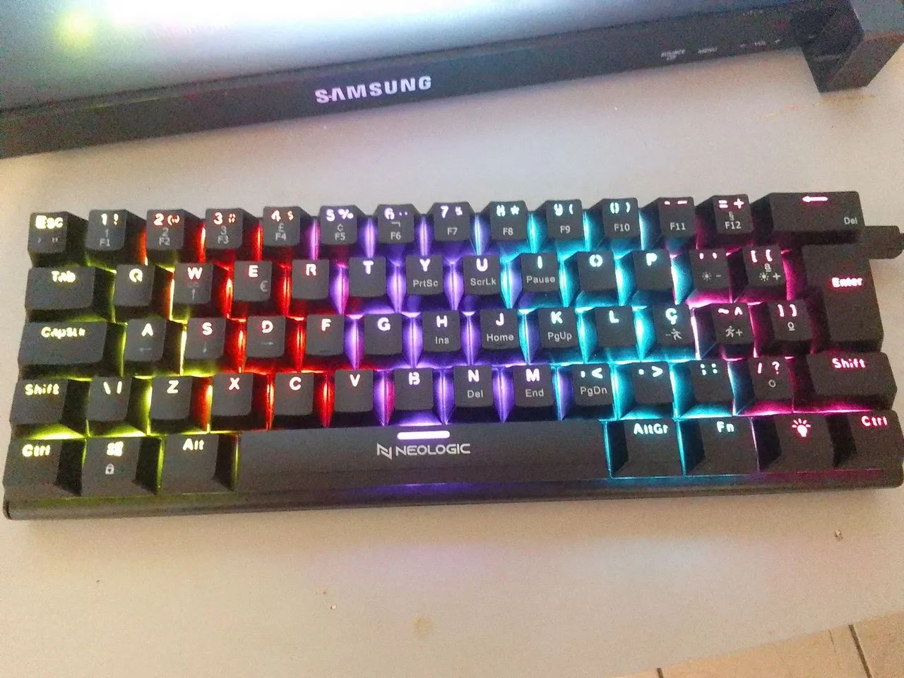 Teclado Mecânico 60% Neologic Precision Dark (Com Caixa) - Periféricos ...