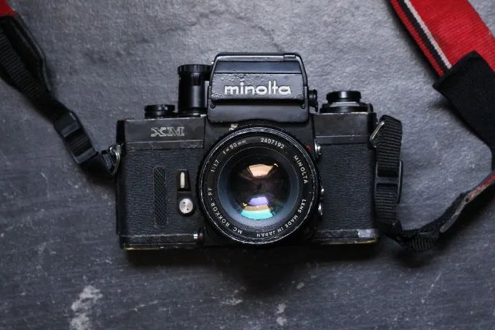 Câmera Analógica [de Filme] MINOLTA XM + LENTE 50MM (detalhes na ...