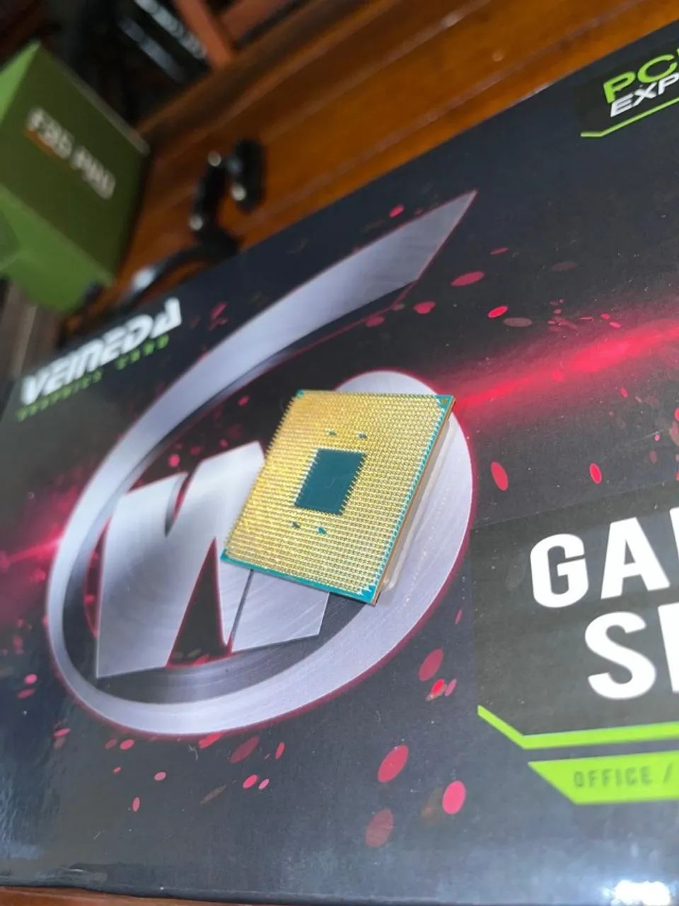 Combo Ryzen 5 3400G + RX 580 8GB 2048SP Veineda + 2 Coolers + Pasta ...