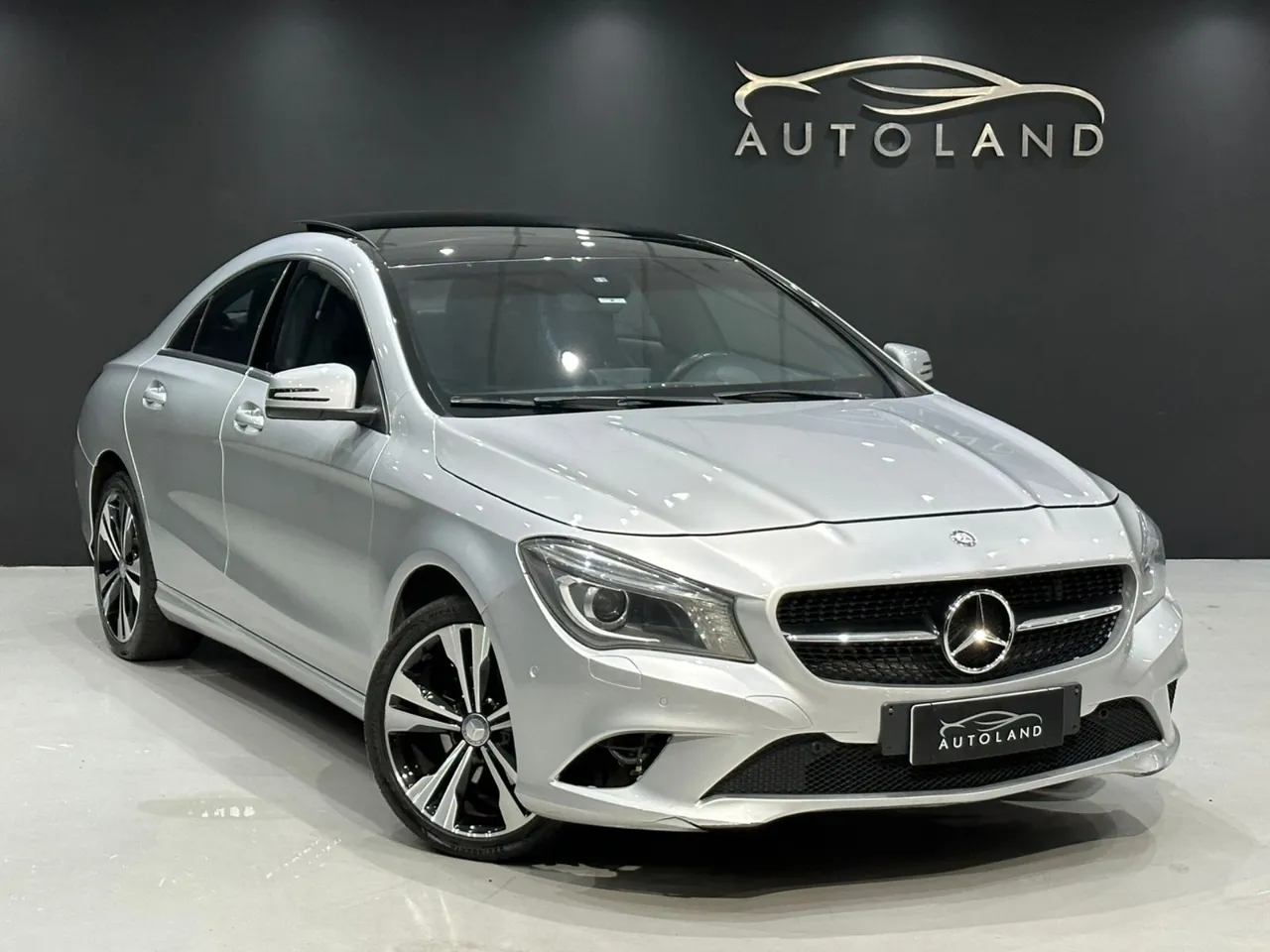 MERCEDES-BENZ CLA-200 2015 Usados e Novos