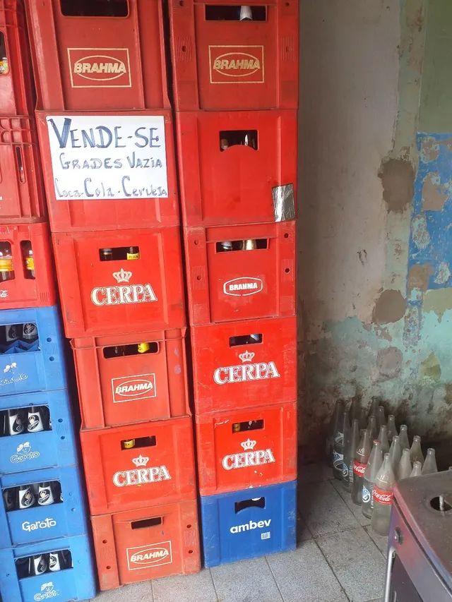 "grade de cerveja vazia" no Brasil