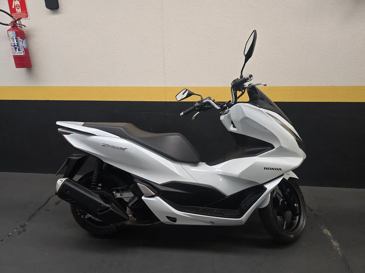 Motos HONDA PCX 2024 no Brasil
