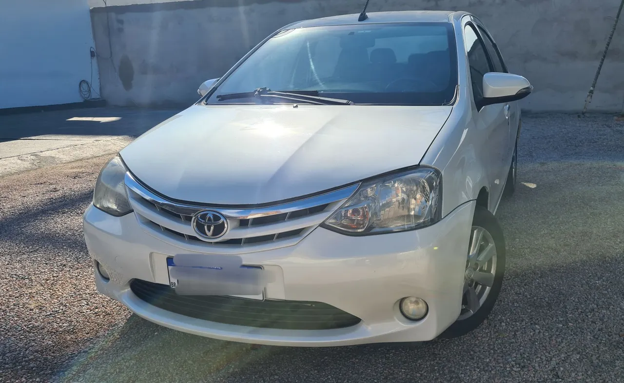 "etios cambio automatico" - Carros Usados e Novos à venda