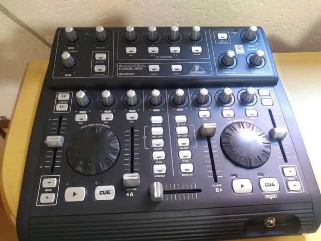 "controladora behringer 3000" no Brasil
