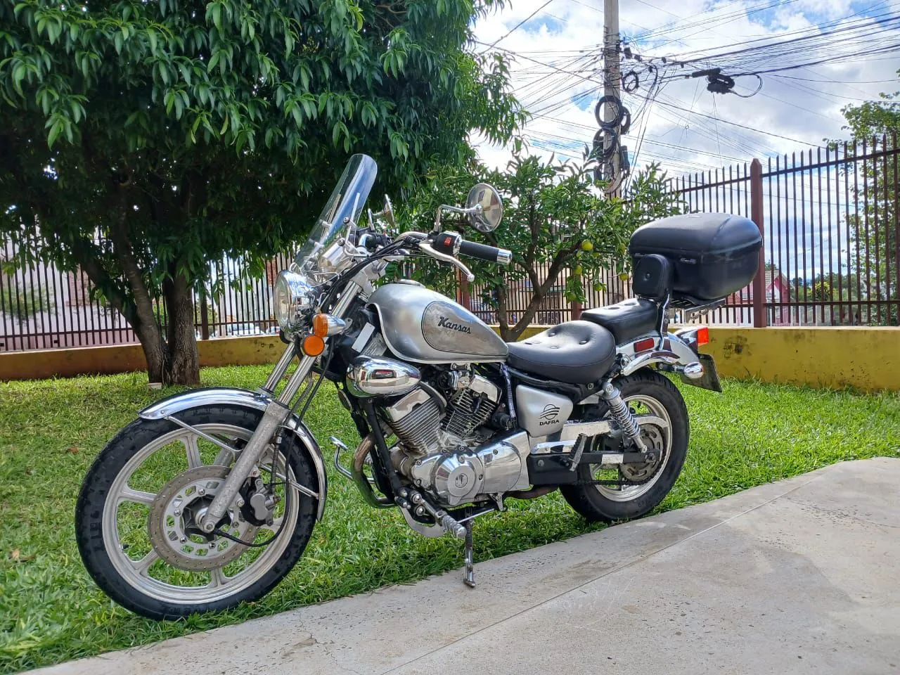 Motos DAFRA KANSAS no Brasil