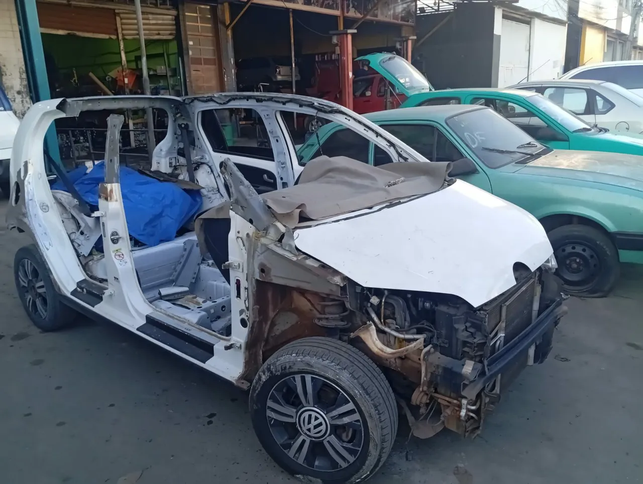 "sucata up" - Peças para carros, vans e utilitários no Brasil