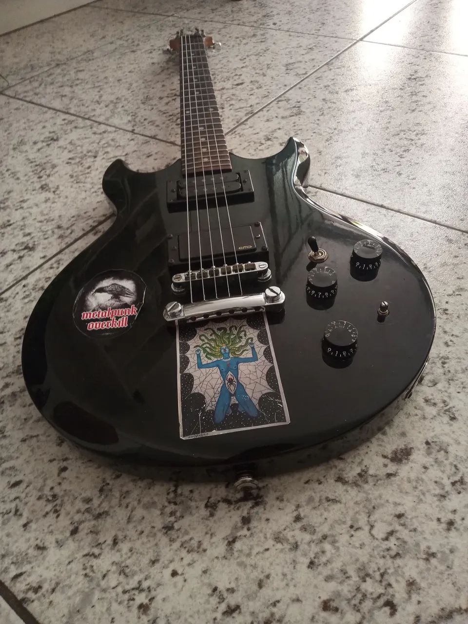 Guitarra Ibanez GAX 30 com captador EMG na ponte - Instrumentos ...