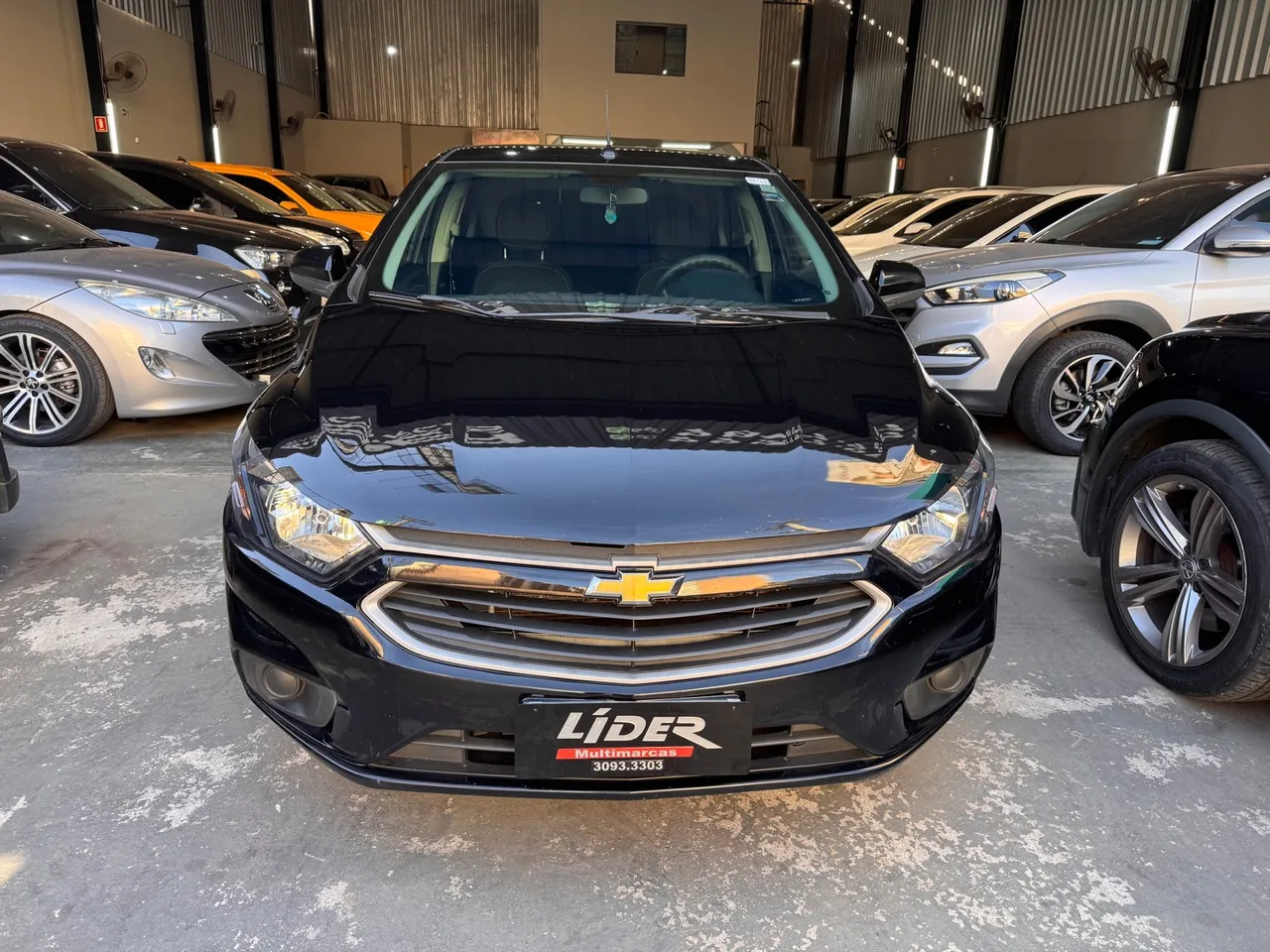CHEVROLET ONIX 2018 Usados e Novos