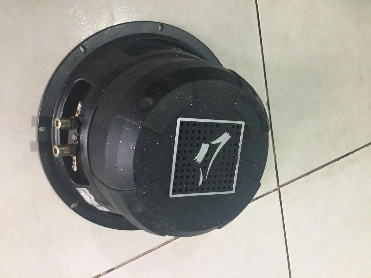 Alto falante subwoofer Bomber New Edge de 10 p 225W RMS 4 Ohms ...