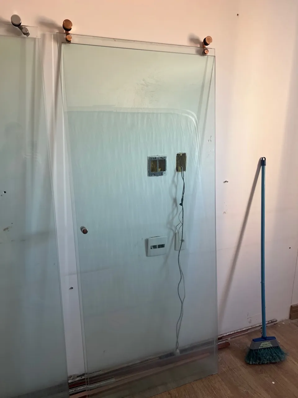 "porta box" - Portas e Janelas no Brasil