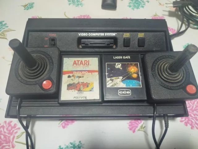 Console Atari 2600s Polyvox + 02 Cartuchos + 02 Controles - Consoles de ...