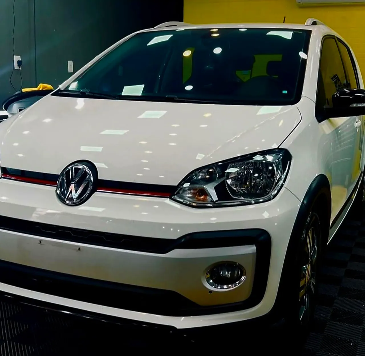 VOLKSWAGEN UP! Usados e Novos