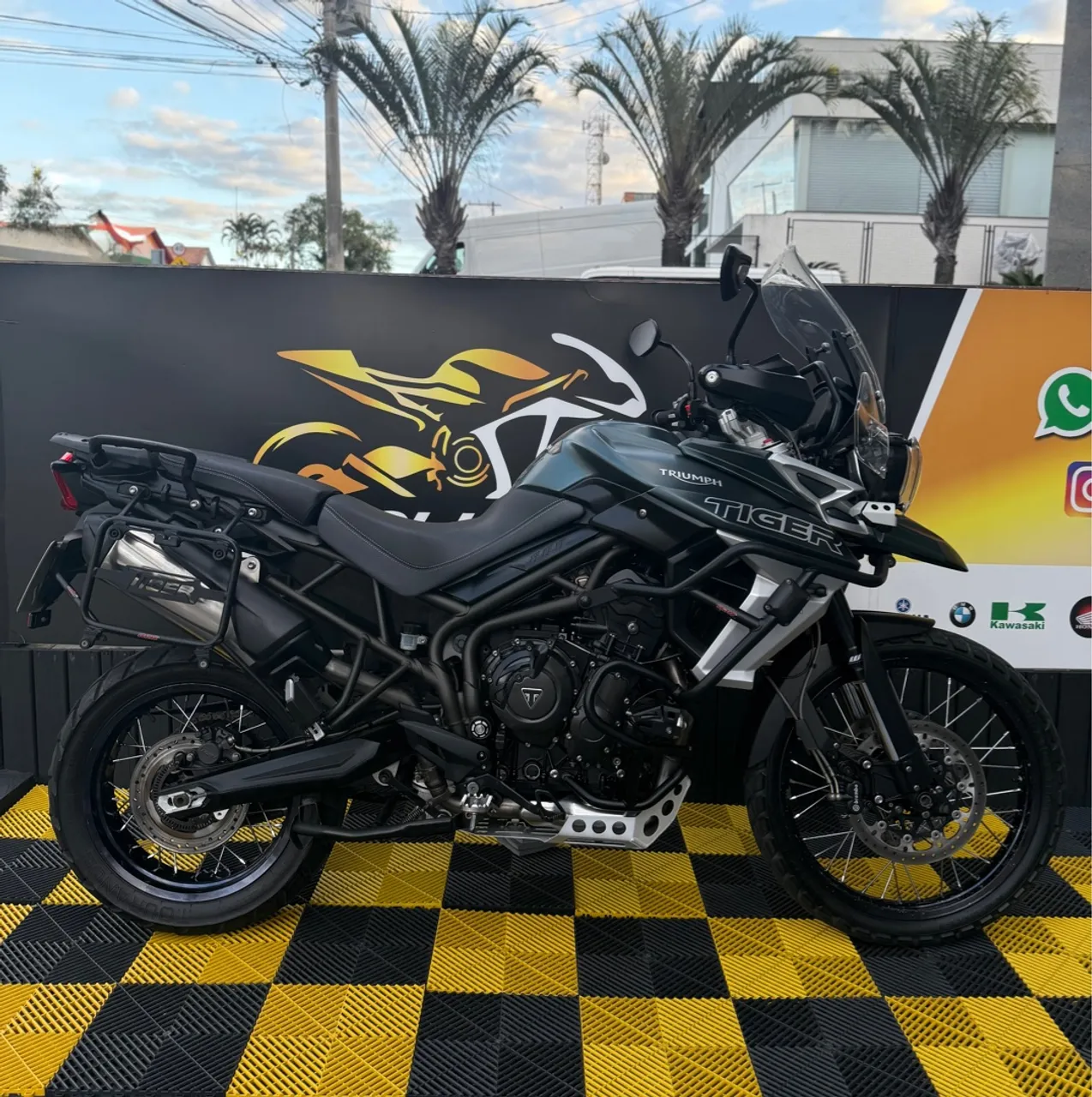Motos Triumph Tiger 800 XCA no Brasil