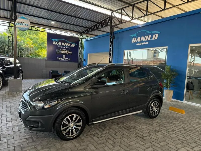 CHEVROLET ONIX 2018 Usados e Novos