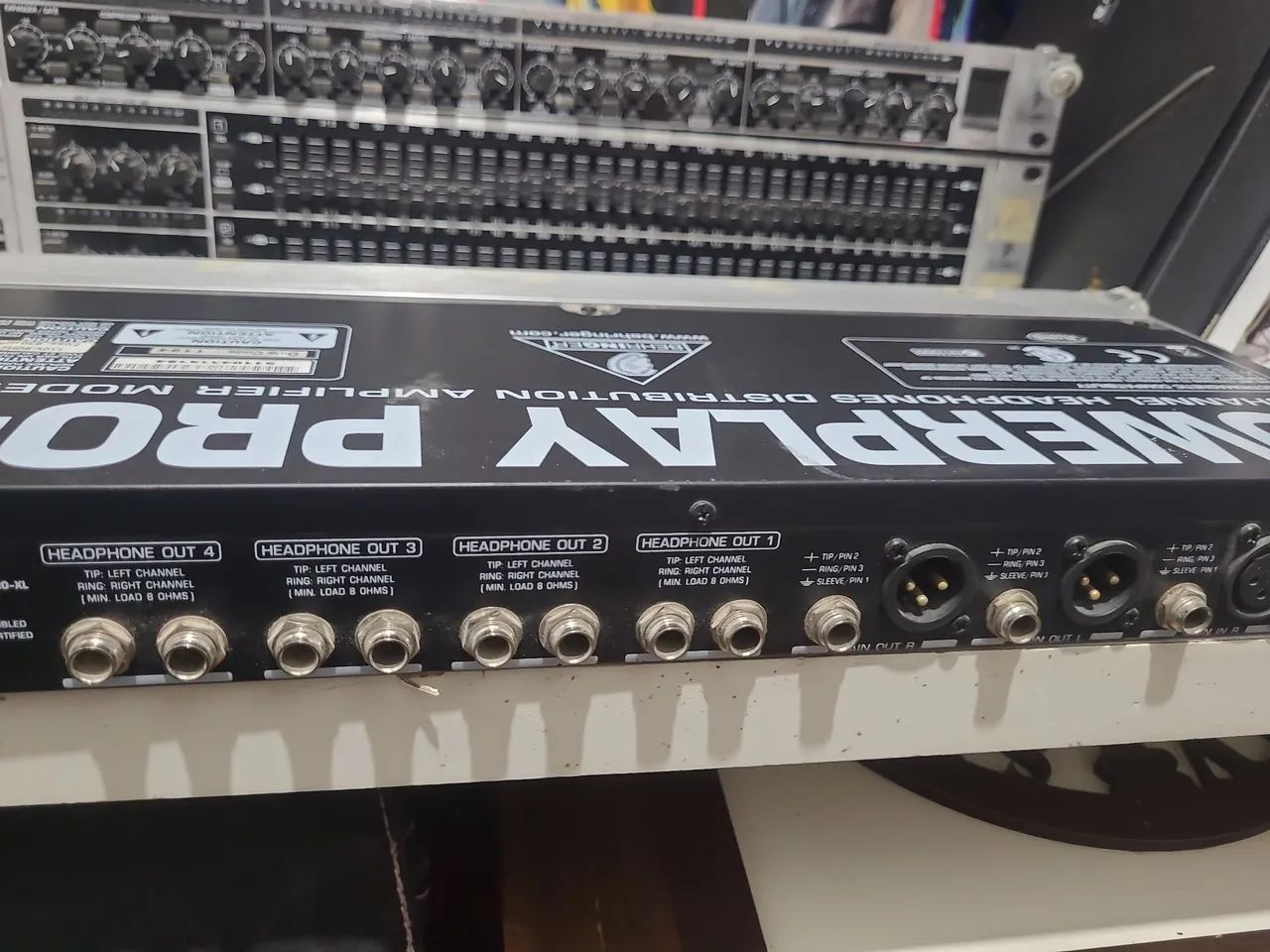 Behringer Powerplay Pro-XL HA4700 - Amplificador de Fones 4 Canais ...