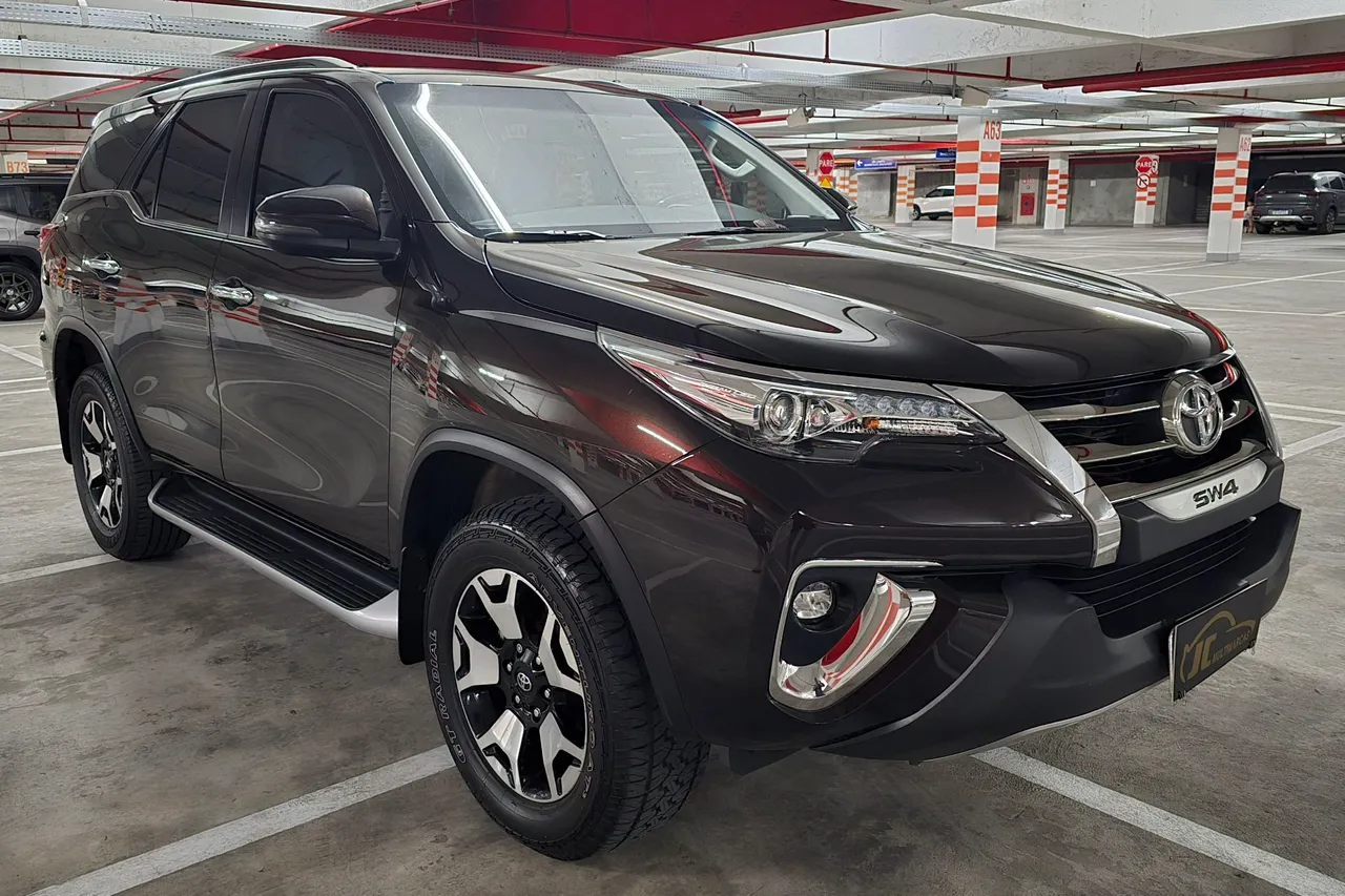 TOYOTA HILUX Usados e Novos