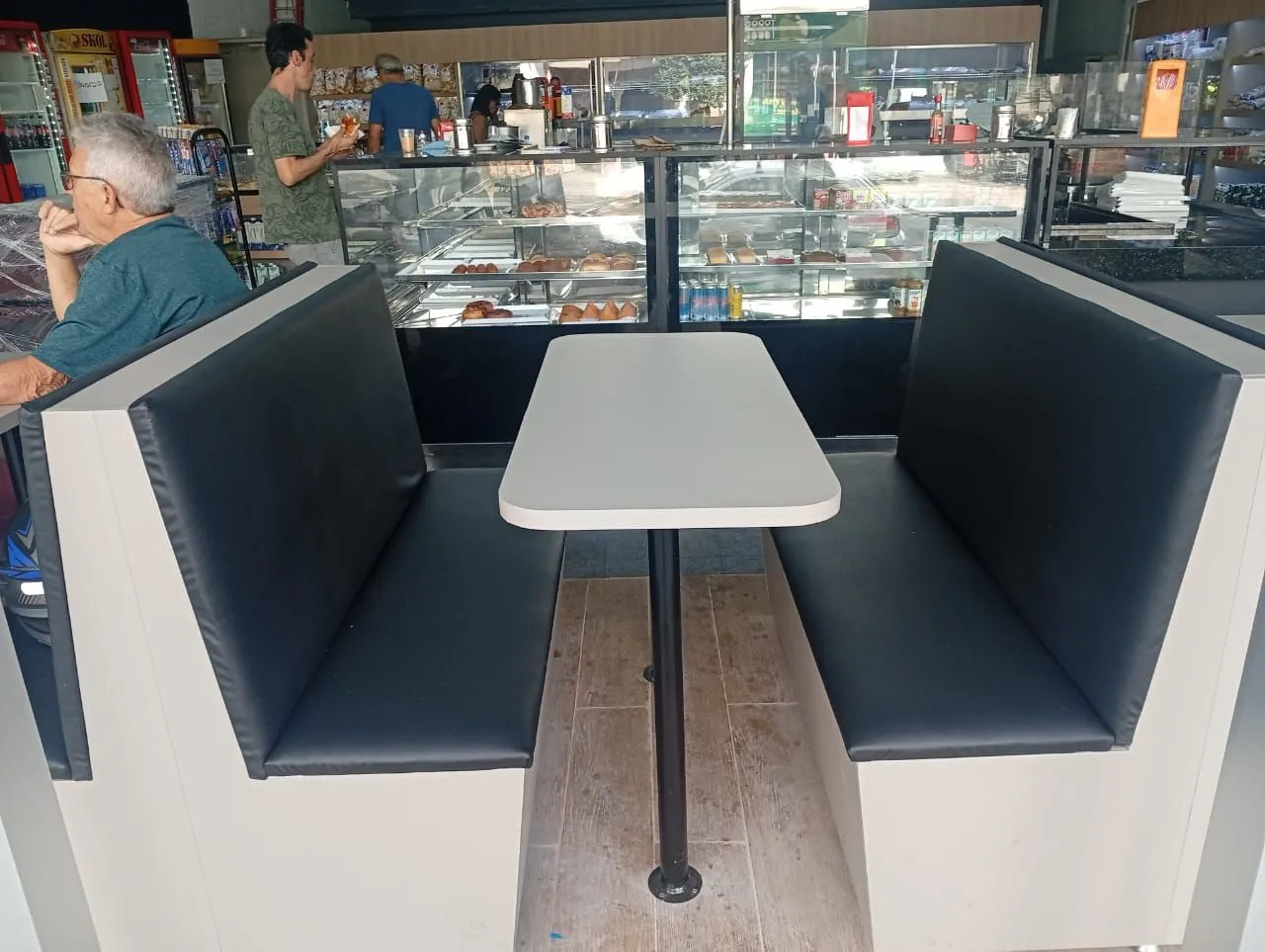 "sofa booth" - Sofás e Poltronas no Brasil