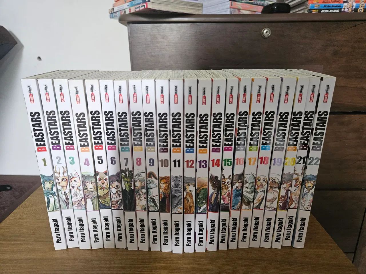 Beastars - Mangá Completo (22 Volumes) + beast complex(3 volumes) - Livros e revistas ...