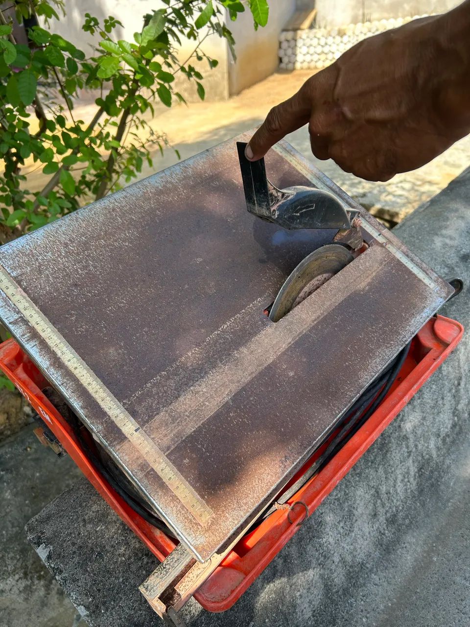 Máquina para cortar pisos e cerâmicas - Pisos e Revestimentos - Valéria ...