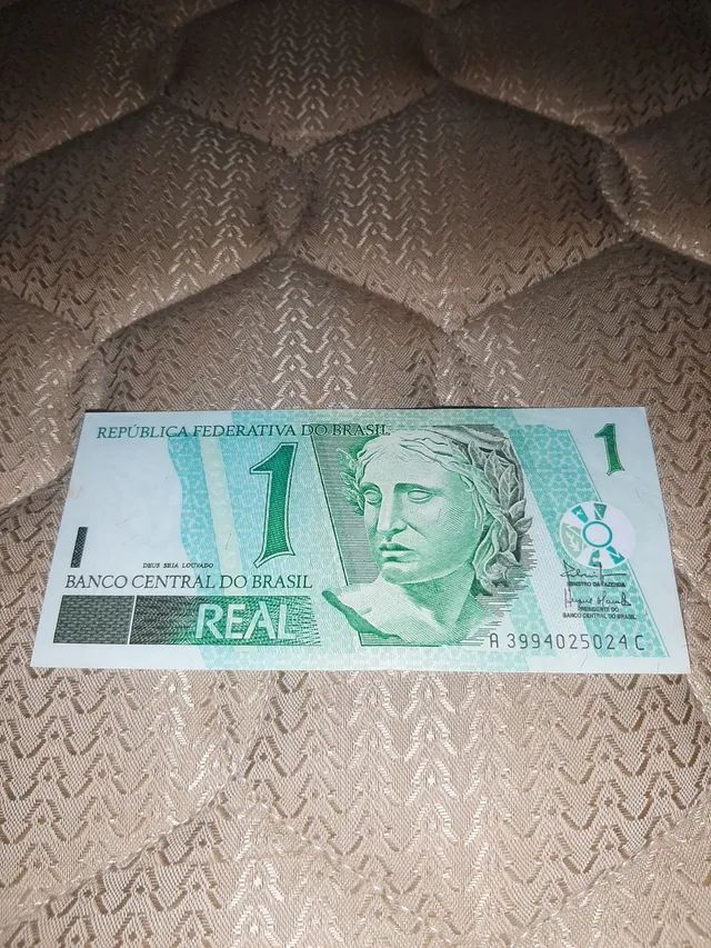 "notas de um real antiga" no Brasil