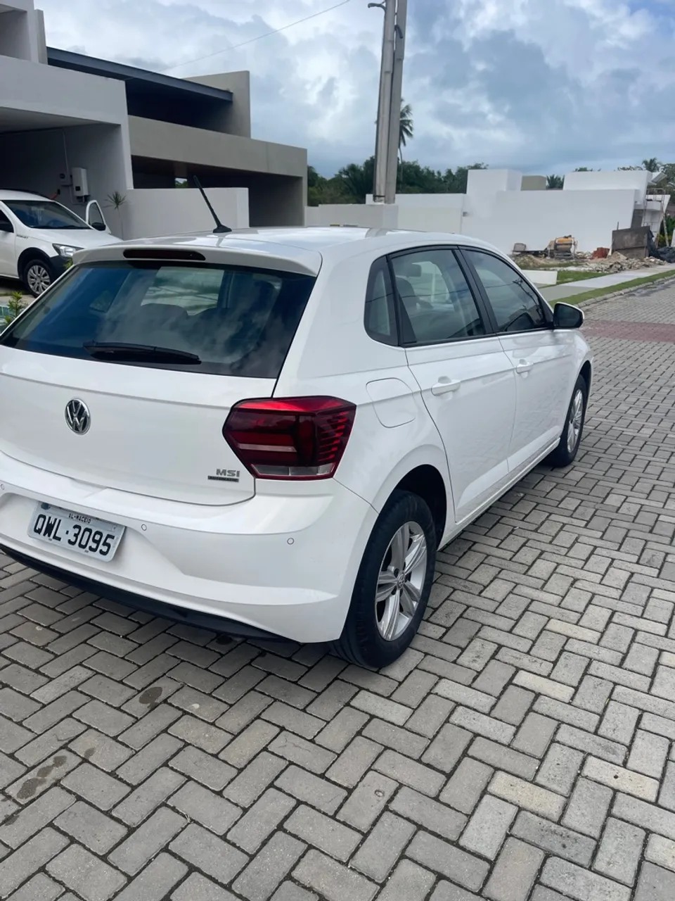 VOLKSWAGEN POLO 1.6 MSI TOTAL FLEX 16V 5P AUT Usados e Novos