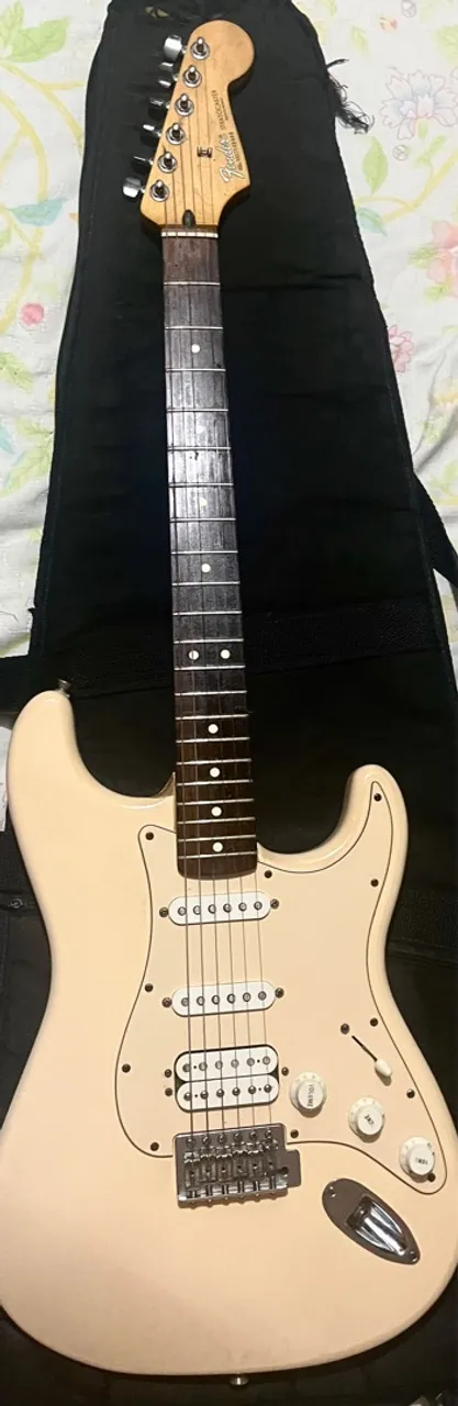 "guitarras fender stratocaster" - Instrumentos musicais no Brasil