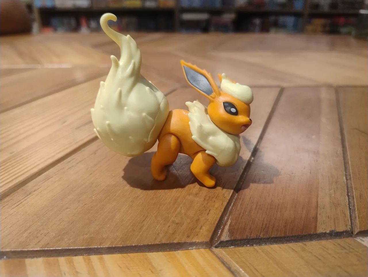Pokémon Flareon Action Figure Miniatura Articulada - Hobbies e coleções ...