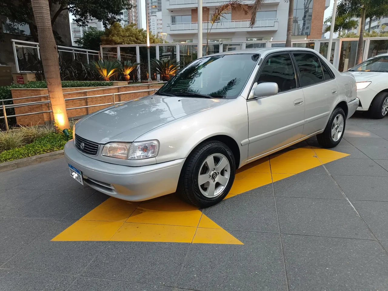 TOYOTA COROLLA 2001 Usados e Novos