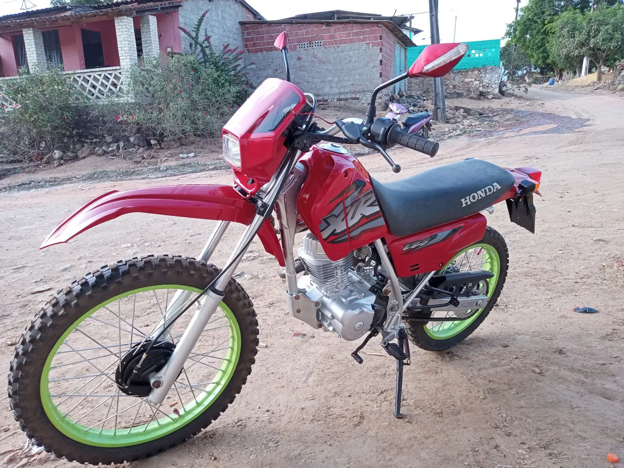 Motos HONDA XLR no Brasil