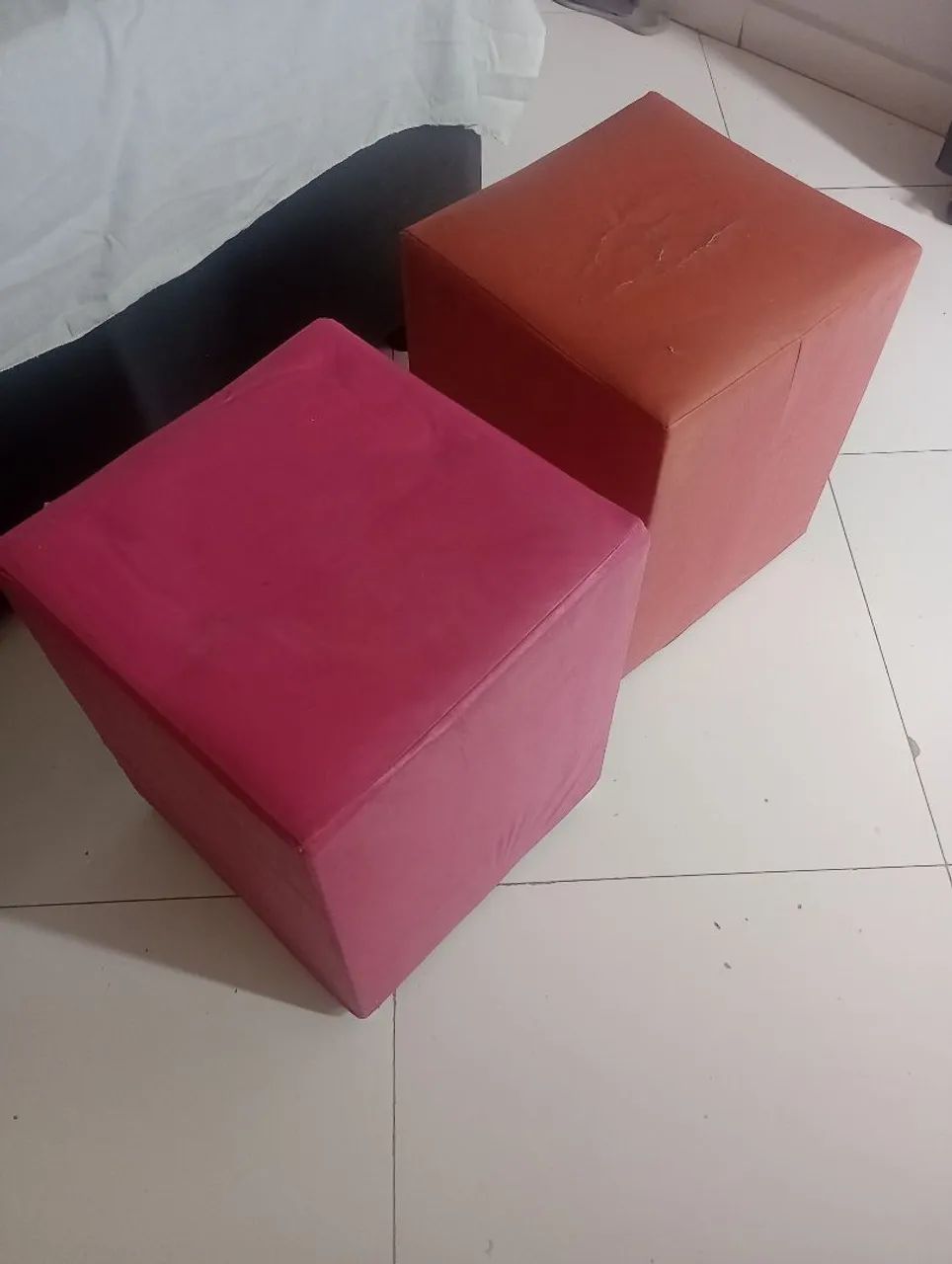 Vendo esses 2 puffs por 50 no estado. - Bancos e Cadeiras - Itanhangá ...