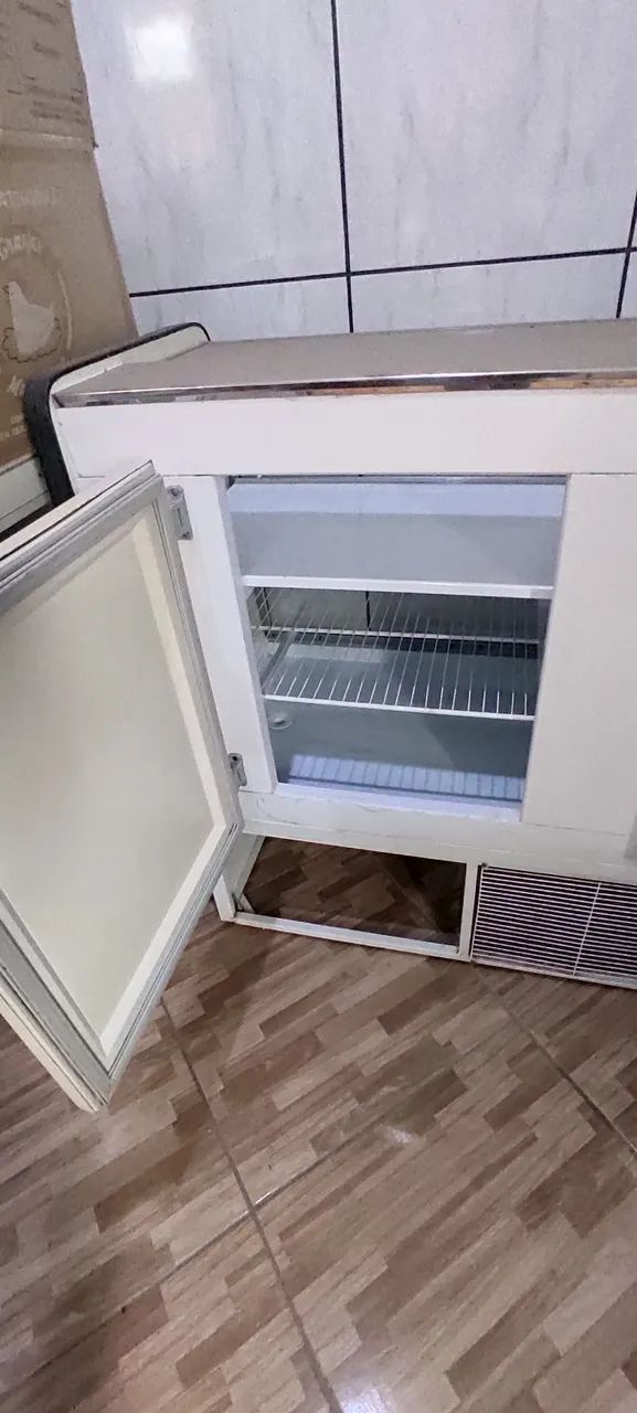 Balcão refrigerado 127VGbMáquinas 1.80m Aprox, degelo manual. Semi novo ...
