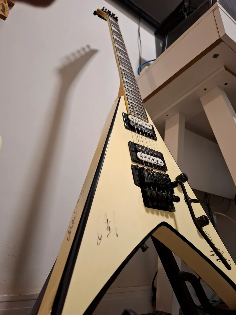 "jackson flying v" no Brasil