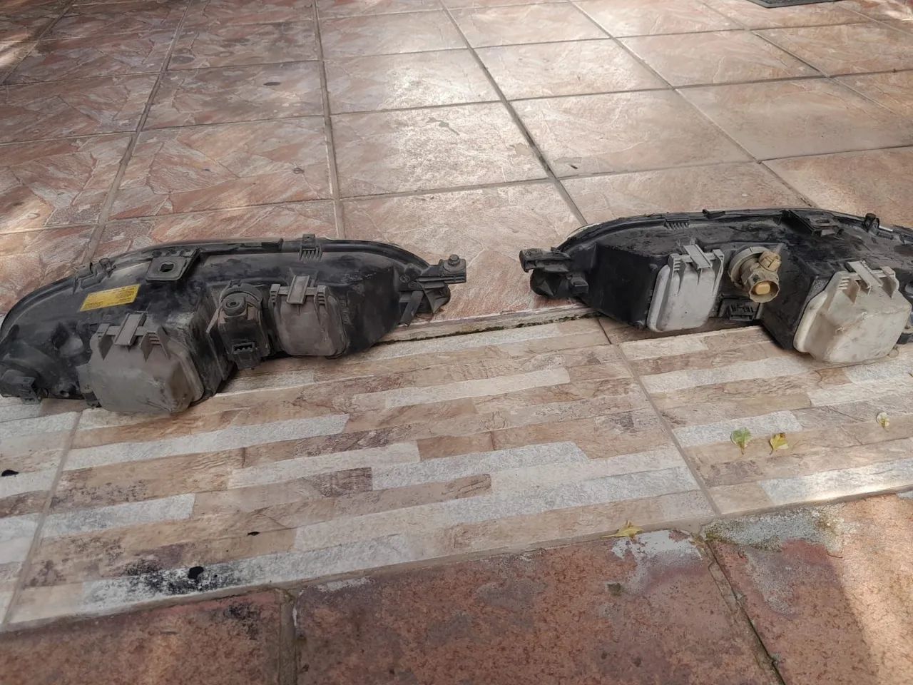 Par de farol marea ou brava - Peças para carros, vans e utilitários ...