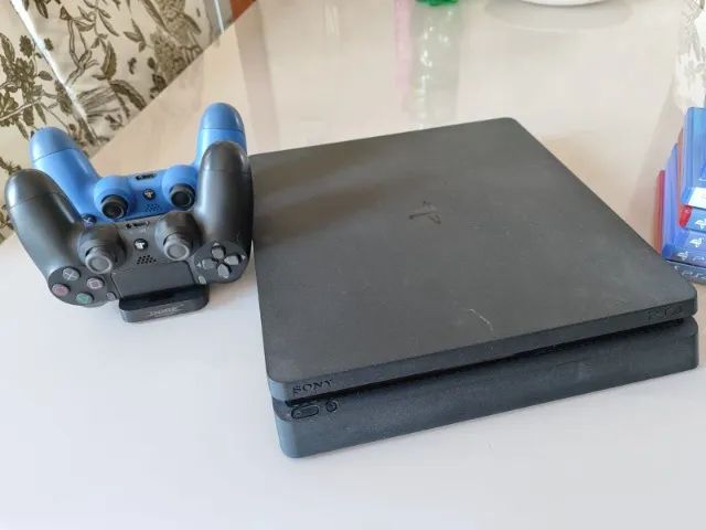 Playstation 4 2 controles + base carregador + jogos - Consoles de Vídeo Game - André Carloni ...