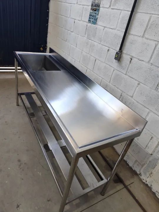 Pia de Aço Inox com 1 Bojo e Prateleira Gradeada - Robustez e ...