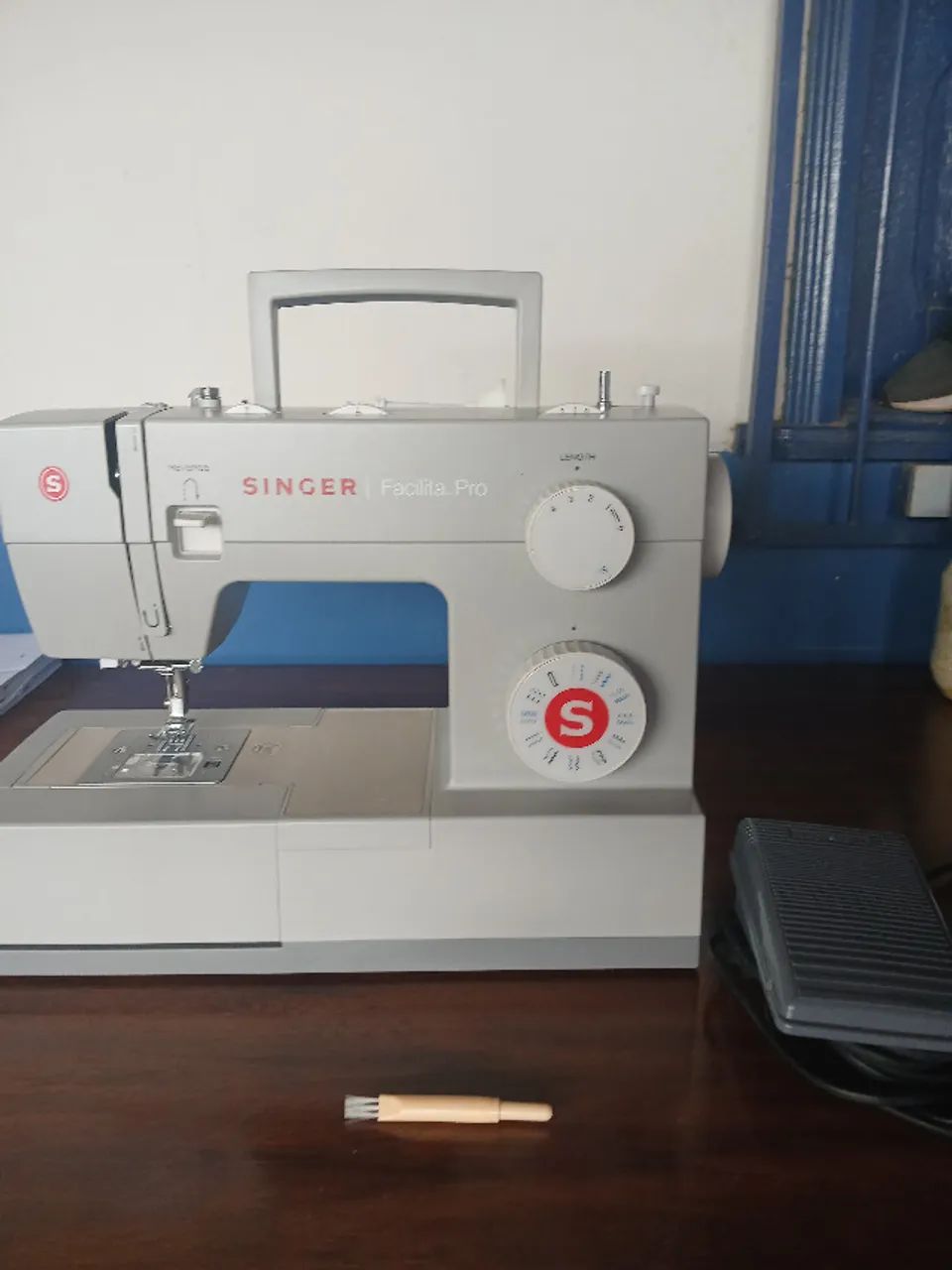 Máquina de Costura Singer Facilita Pro 4423 Mecânica 127 Volt ...