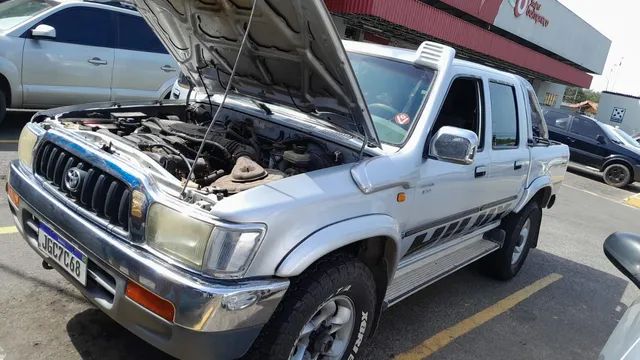TOYOTA HILUX 2002 Usados e Novos