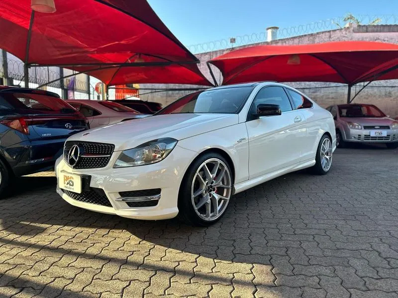 Mercedes-Benz C-180 2013 Usados e Novos