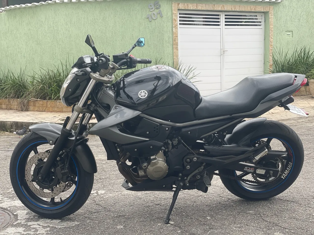 Motos YAMAHA XJ6 no Brasil