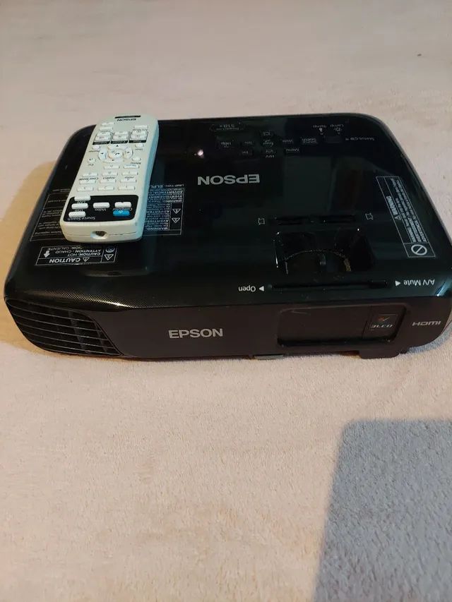 Projetor epson s18 3000 lumens | +28 anúncios na OLX Brasil
